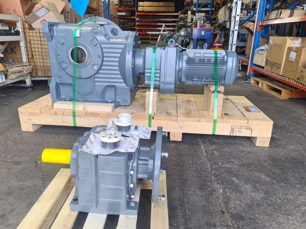 Massive Gearbox Custom Solution - Bearings & Power Transmission